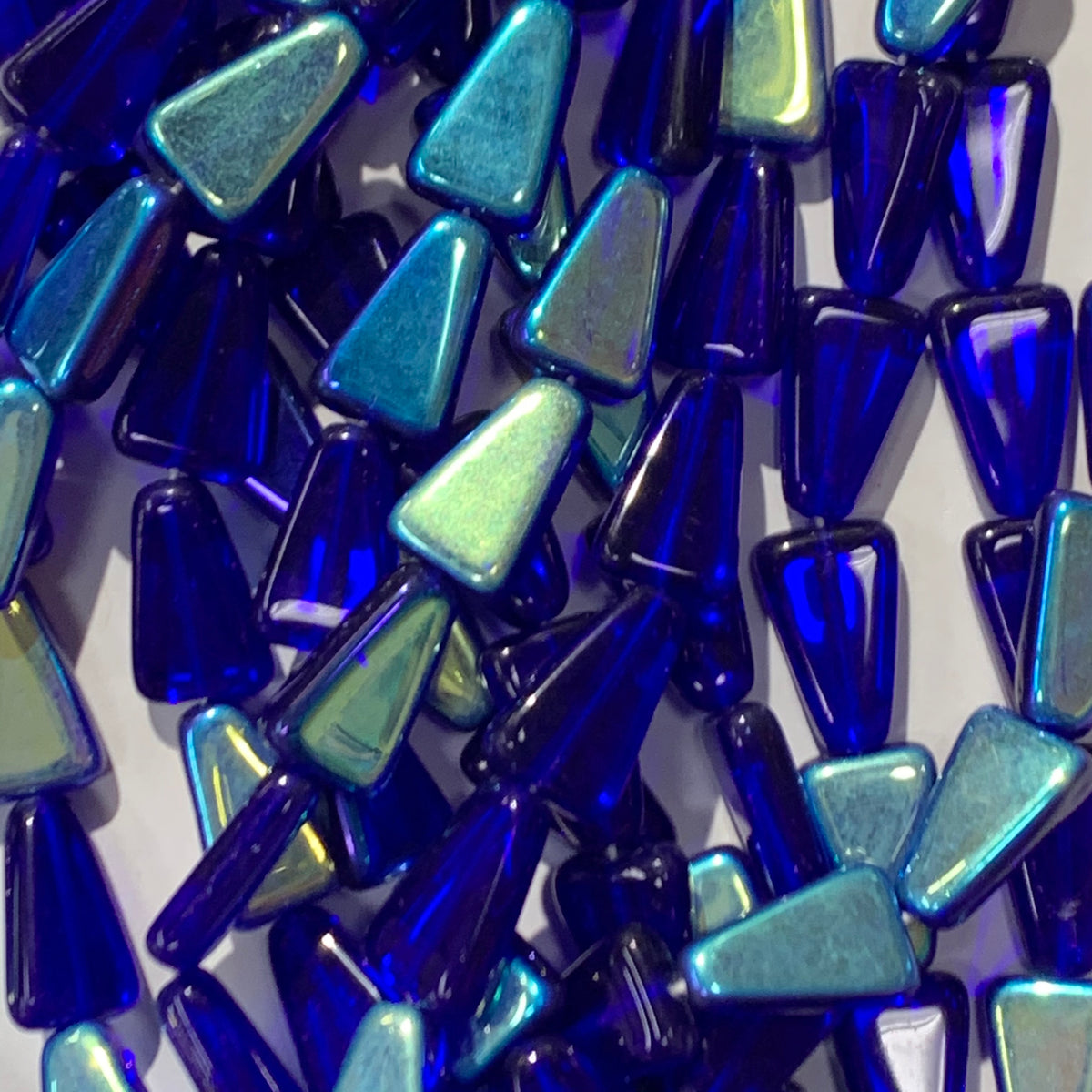 16x10mm Sapphire AB Long Triangle – Talisman Beads